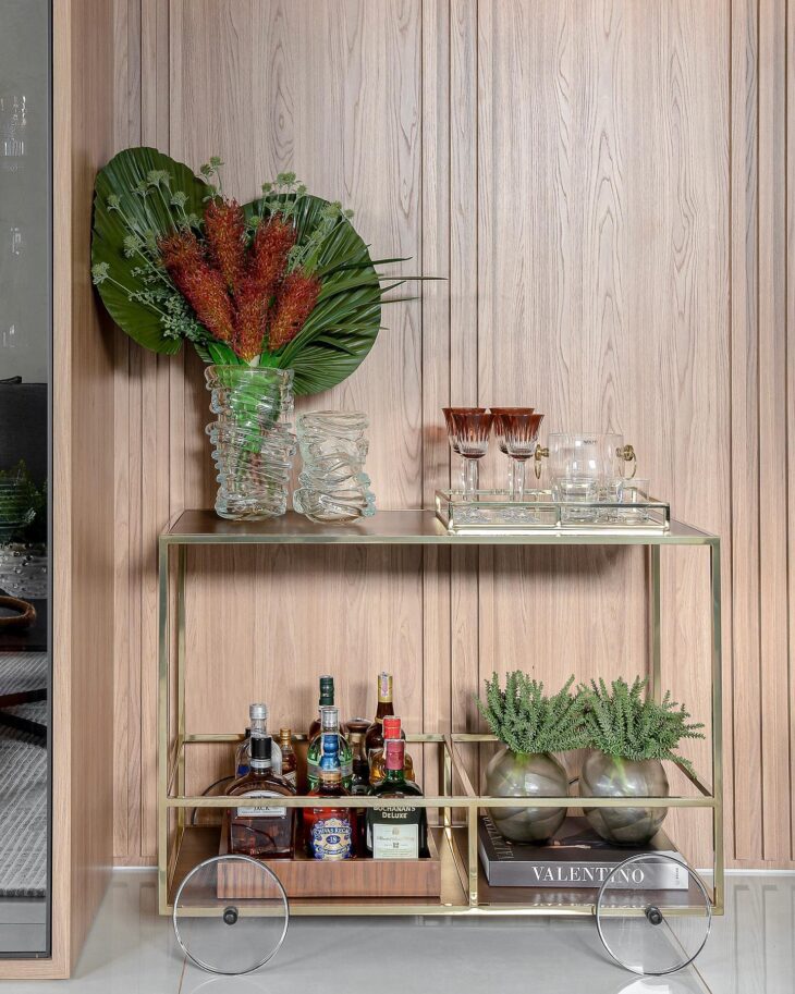 Barzinho para sala: como montar e 30 ideias para ter o seu