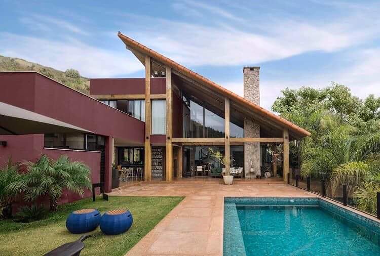 Telhado colonial: o que é, preço e 20 projetos